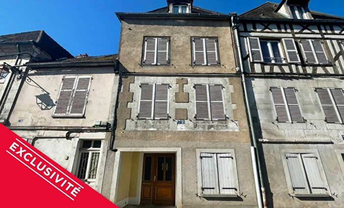 Appartement à louer - Saint Germain-Hôtel de Ville-Saint Pierre, Auxerre - 2 pièces - 1 chambre