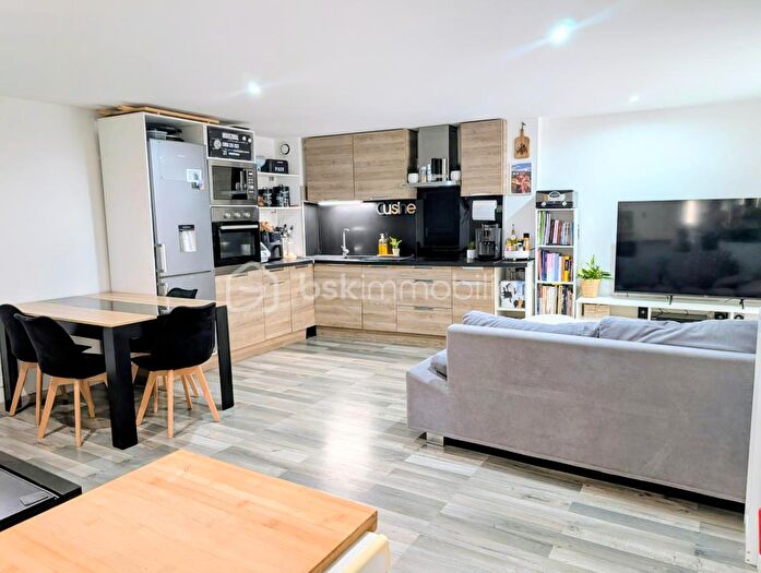Appartement à vendre - Sernhac - 3 pièces - 2 chambres