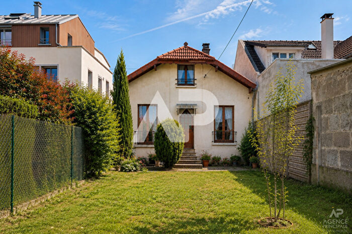 Rueil-Malmaison, Buzenval : Maison 4 pièces à vendre