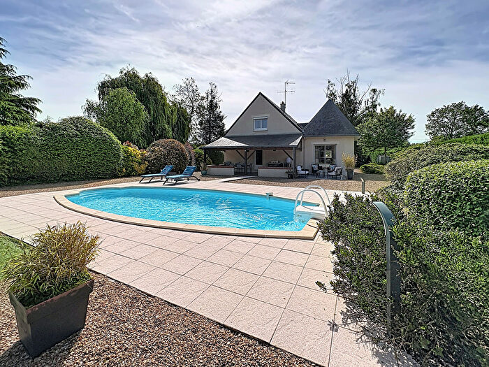 Maison à vendre - Briollay - 7 pièces - 4 chambres
