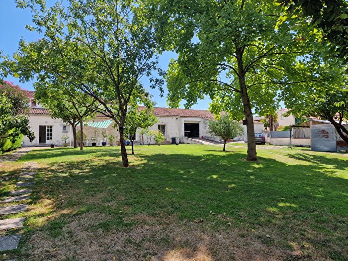 Saint-Germain-de-Marencennes : Maison 6 pièces à vendre
