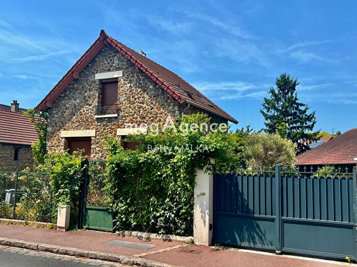 Maison à vendre - Chatou, Ouest - 6 pièces - 2 chambres