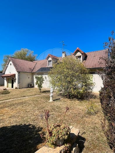 Maison 6 pièces à vendre à Toury-Lurcy