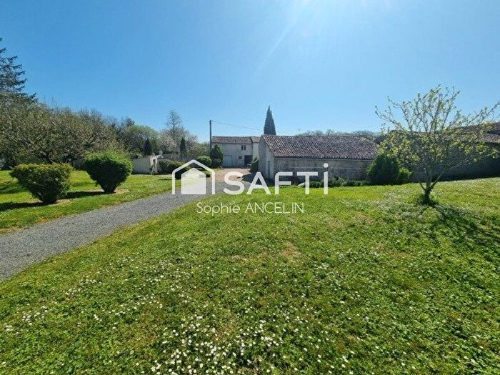 Maison à vendre - Fontaine-Chalendray - 5 pièces - 3 chambres