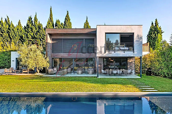 Maison à vendre - Noves - 5 pièces - 4 chambres