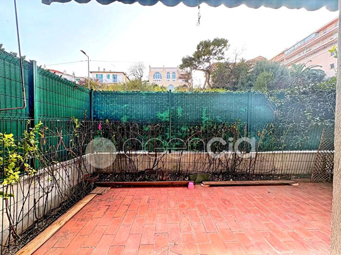 Appartement à vendre - Antibes, Coeur de ville - 3 pièces - 2 chambres