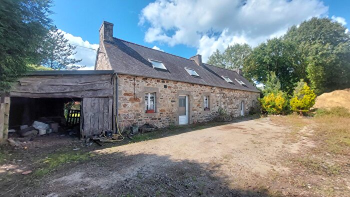 Maison à vendre - Plougonver - 4 pièces - 3 chambres