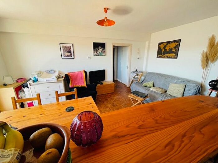 Maisons à vendre et appartements à louer - 1