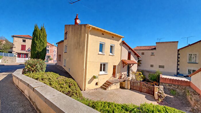 Maison à vendre - Sayat - 5 pièces - 3 chambres