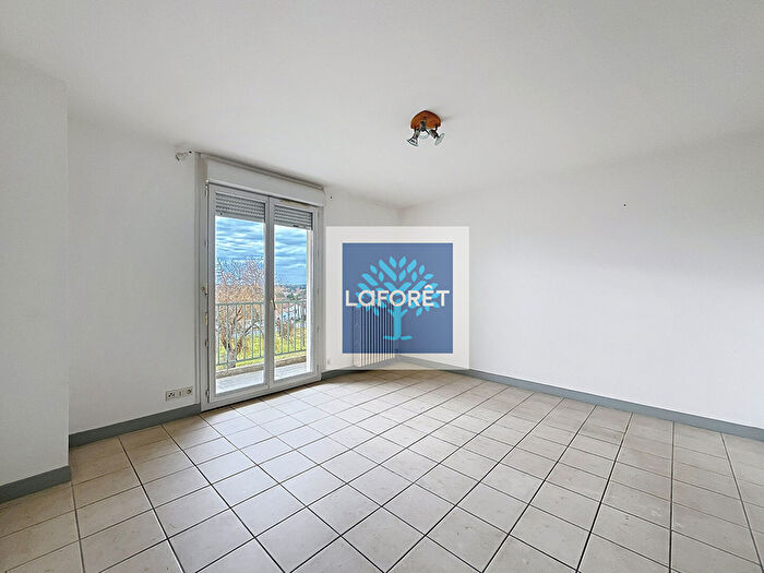 Appartement à louer - Montendre - 4 pièces - 3 chambres