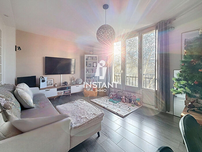 Appartement à vendre - Noisy-le-Grand, Est - 3 pièces - 2 chambres