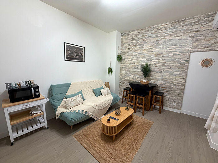 Appartement 2 pièces à louer à Nîmes, Ecusson, Arènes