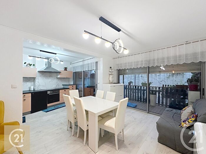 Appartement à louer - Béziers, Centre-ville, Palais des Congrès, Garibaldi, Gambetta - 3 pièces - 2 chambres