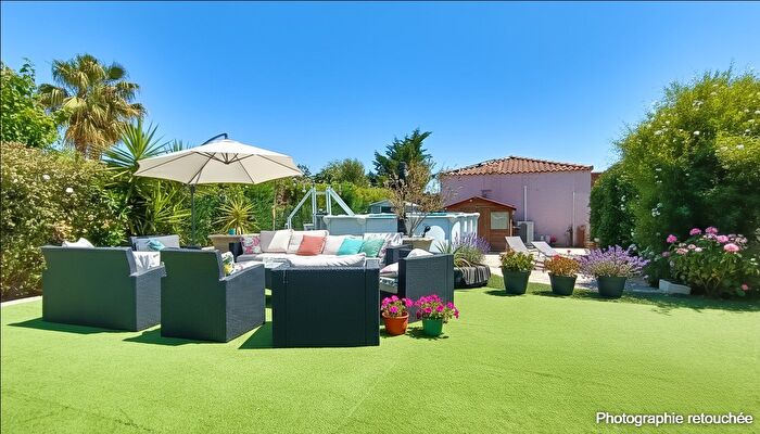 Maison à vendre - Creissan - 11 pièces - 7 chambres