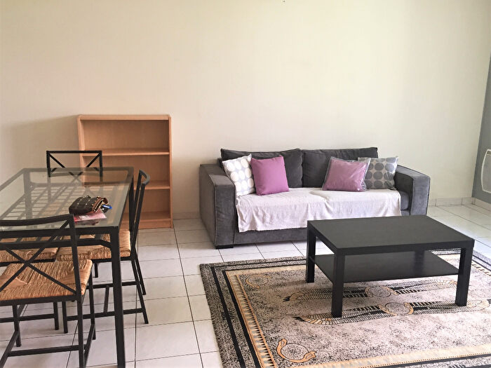 Rueil-Malmaison, Bords de Seine : Appartement 2 pièces à louer