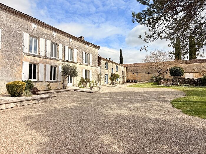 Maison à vendre - Châteauneuf-sur-Charente - 12 pièces - 8 chambres