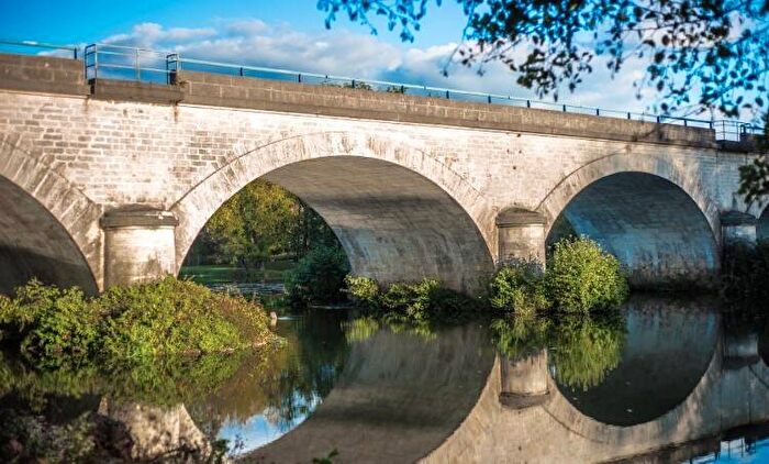 Maison à louer - Saint-Seurin-sur-lIsle - 3 pièces - 2 chambres