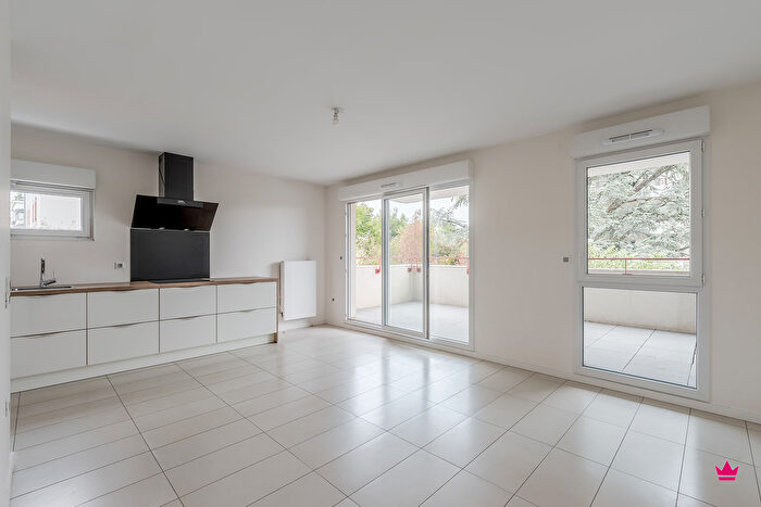 Appartement 3 pièces à vendre - Décines-Charpieu, Centre-ville