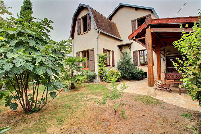 Maison 6 pièces à vendre à Colombes, Europe