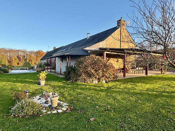 Maison à vendre - Péaule - 8 pièces - 6 chambres