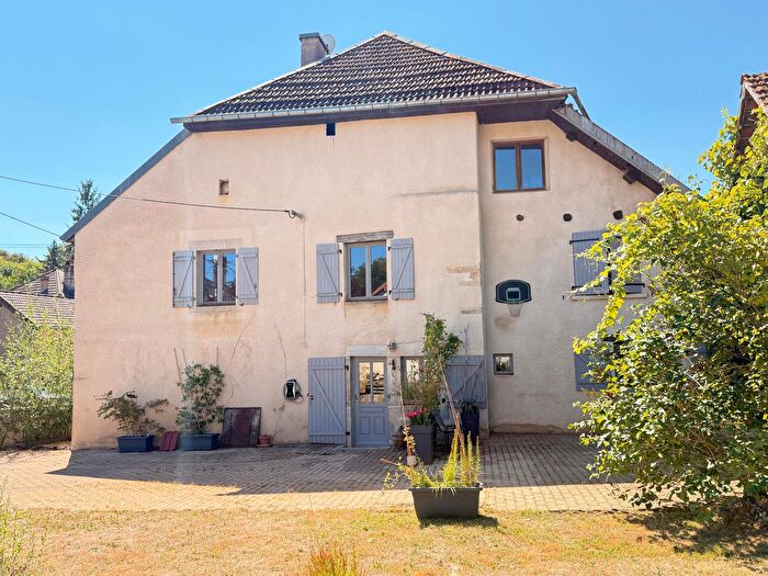 Maison 9 pièces à Rioz, à vendre