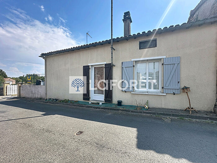 Coulonges-Thouarsais : Maison 6 pièces à vendre