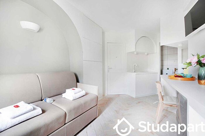 Appartement à louer - Elysées-Madeleine, Paris ème arrondissement - 1 pièce