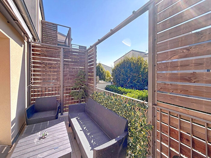 Appartement à vendre - Vaulx-en-Velin, Les Iles - 3 pièces - 2 chambres