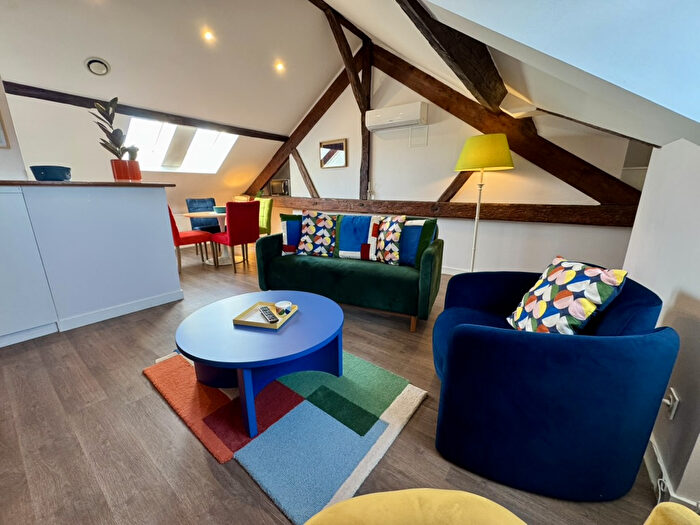 Appartement à louer - Saumur, Nantilly - 3 pièces - 2 chambres