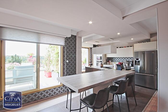 Appartement 5 pièces à Sainte-Catherine, à vendre