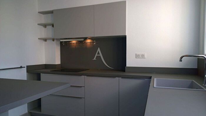 Appartement à louer - Bonlieu, Annecy - 4 pièces - 3 chambres