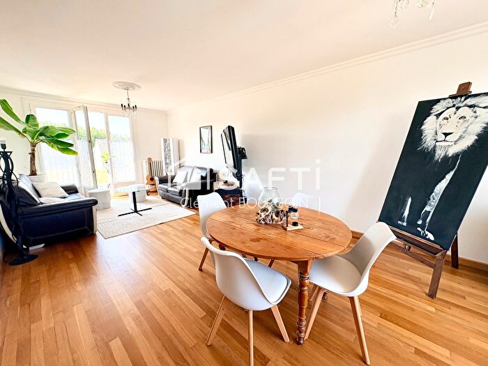Château-du-Loir : Maison 7 pièces à vendre