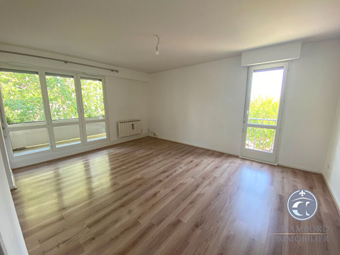 La Chaussée-Saint-Victor : Appartement 3 pièces à louer