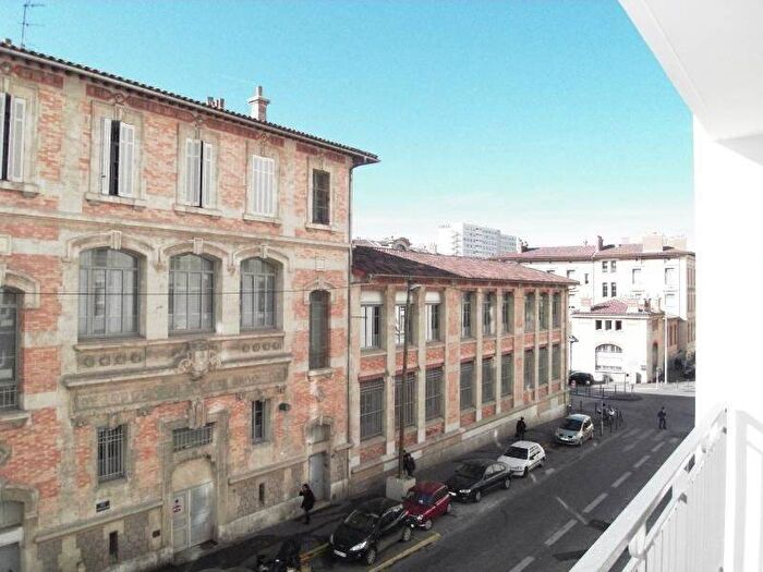 Appartement à louer - Marseille ème arrondissement - 3 pièces - 2 chambres