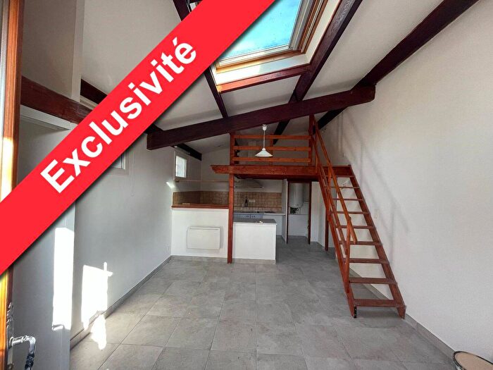 Appartement à louer - Val Saint-André, Arc, La Torse, Aix-en-Provence - 1 pièce