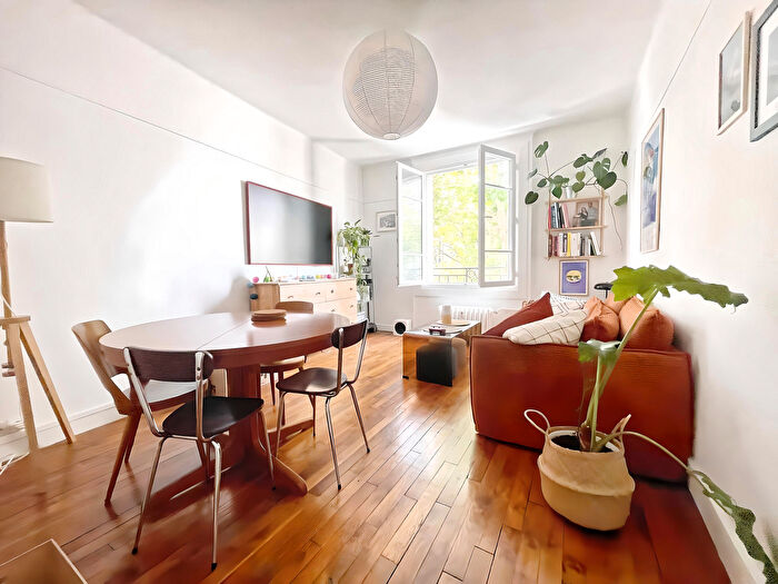 Appartement à vendre - Paris e , Secrétan, Jaurès - 2 pièces - 1 chambre