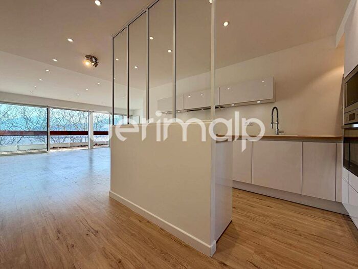 Appartement à louer - Albigny, Annecy - 3 pièces - 2 chambres