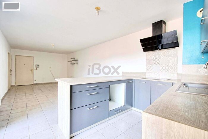 Appartement à louer - Saint Roch, Toulon - 3 pièces - 2 chambres