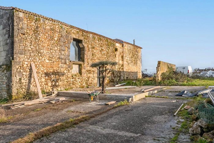 Maison à vendre - Camarsac - 7 pièces - 2 chambres