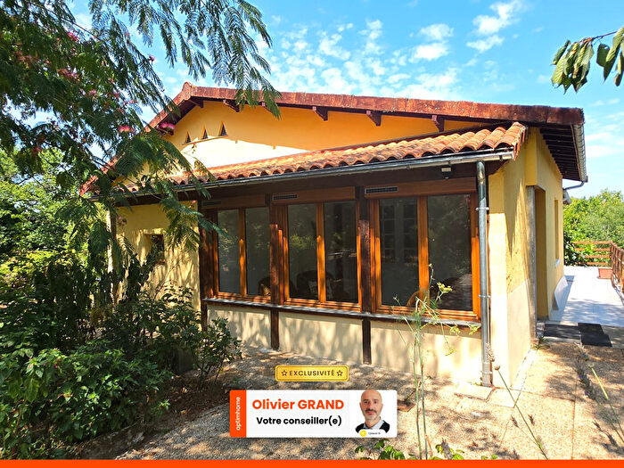 Maison à vendre - Montrol-Sénard - 4 pièces - 3 chambres