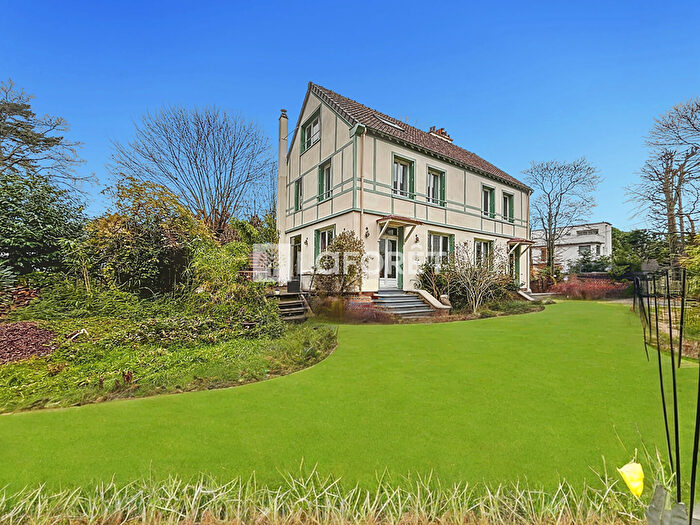 Maison à louer - Le Vésinet, Charmettes, Merlettes - 9 pièces - 7 chambres