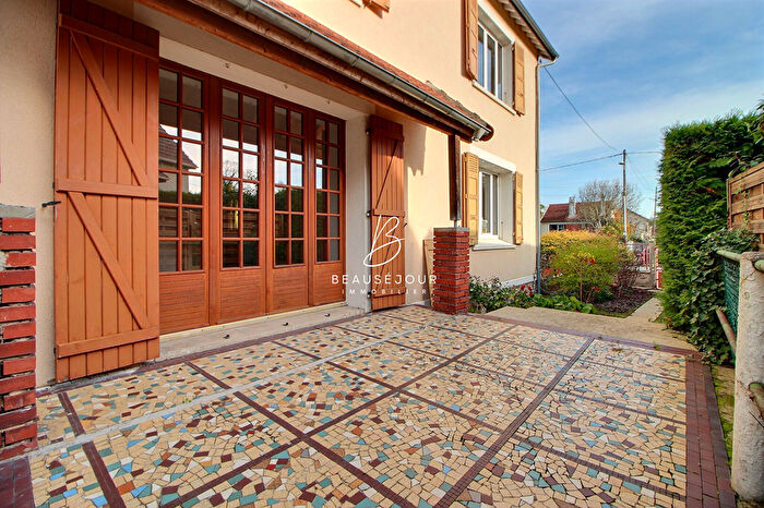 Maison à vendre - Sainte-Geneviève-des-Bois, Hôtel de Ville - 5 pièces - 3 chambres