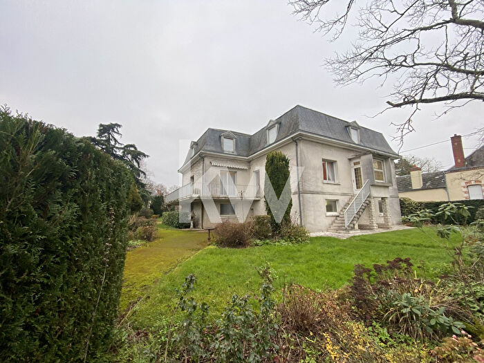 Ouzouer-le-Marché : Maison 7 pièces à vendre
