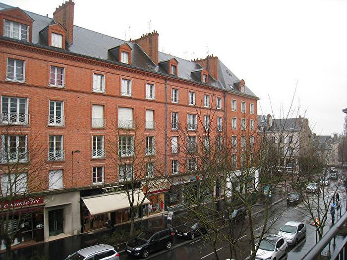 Appartement 5 pièces à louer à Orléans, Châtelet