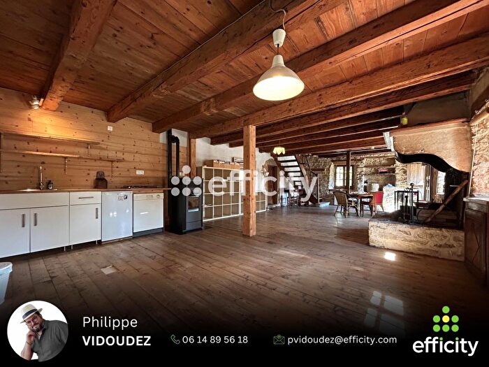 Maison 12 pièces à Rencurel, à vendre