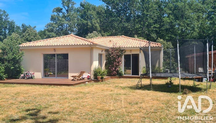Maison 5 pièces à Centre et Ouest, Le Pian-Médoc, à louer