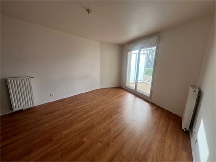 Appartement à louer - Chelles, Centre-ville, Gare, Abbesses - 2 pièces - 1 chambre