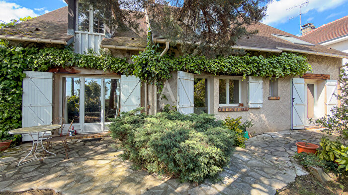 Maison 8 pièces à vendre à Brunoy, Nord
