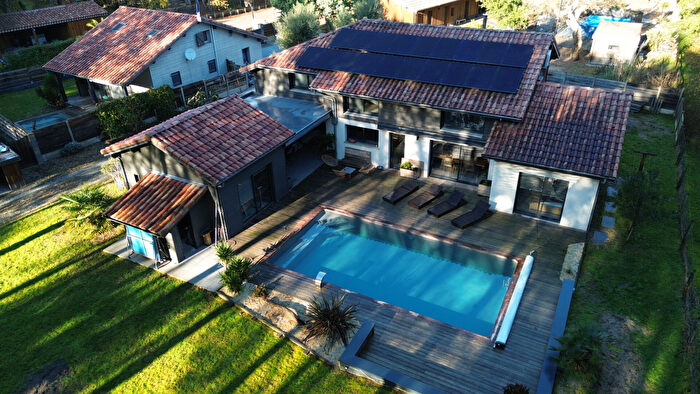 Maison à vendre - Moliets-et-Maa - 10 pièces - 7 chambres