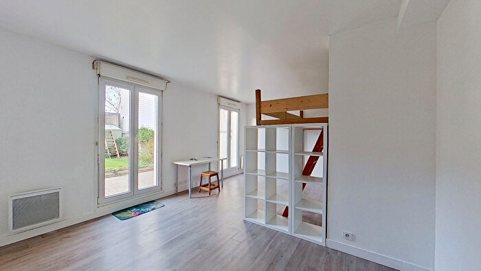 Appartement à louer - Viroflay, Rive Droite, Gare - 1 pièce